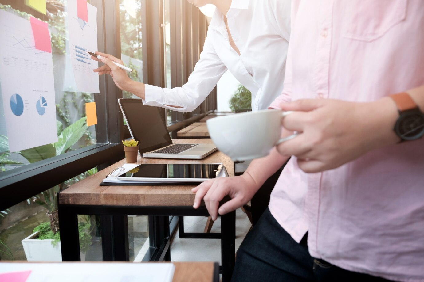 Blog - The Ultimate Guide to Choosing Custom Software for Your SME